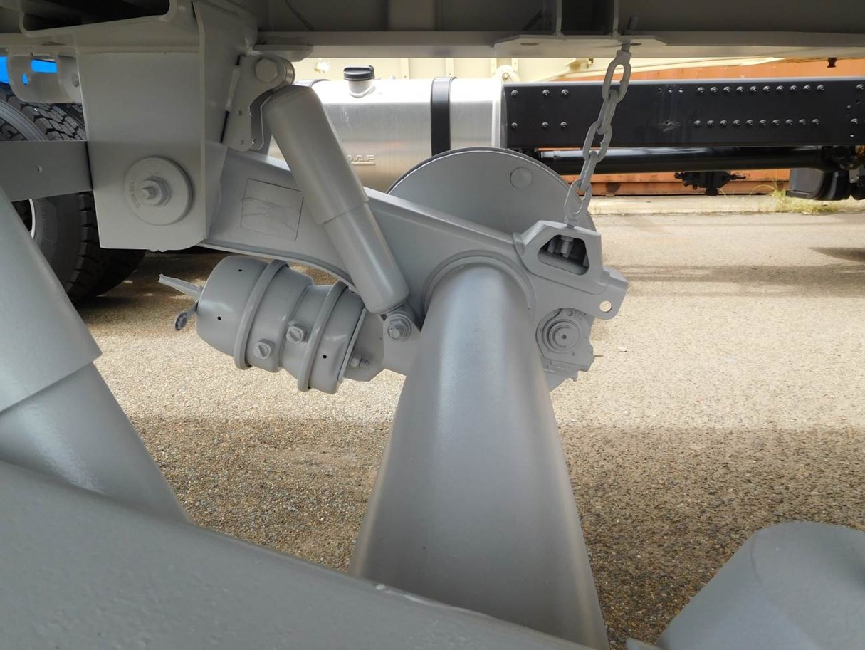 Working safely on heavy vehicles suspension systems | WorkSafe.qld.gov.au